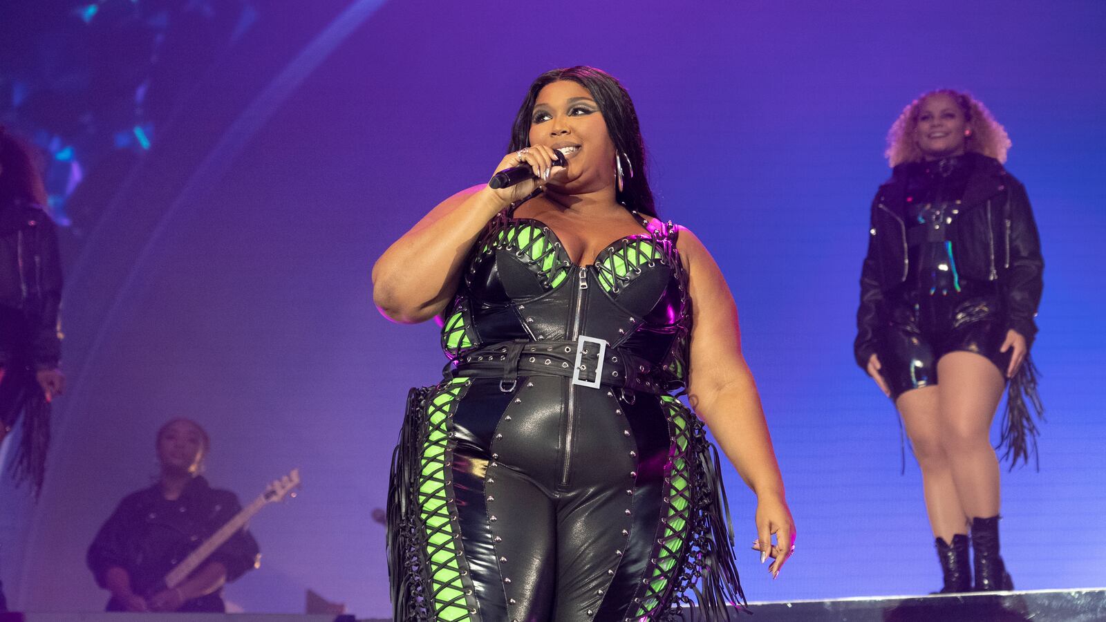 Lizzo Says Shes ‘not The Villain After Her Former Dancers Claim Sex